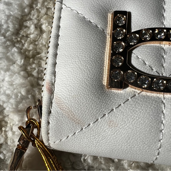 bebe | Bags | Nwt Bebe Zaza Womens White And Gold Zip Around Wallet ...